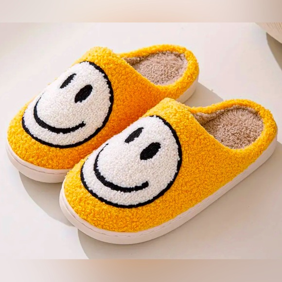 Shoes | Nwt Womens Fashion Smiley House Shoe | Poshmark
